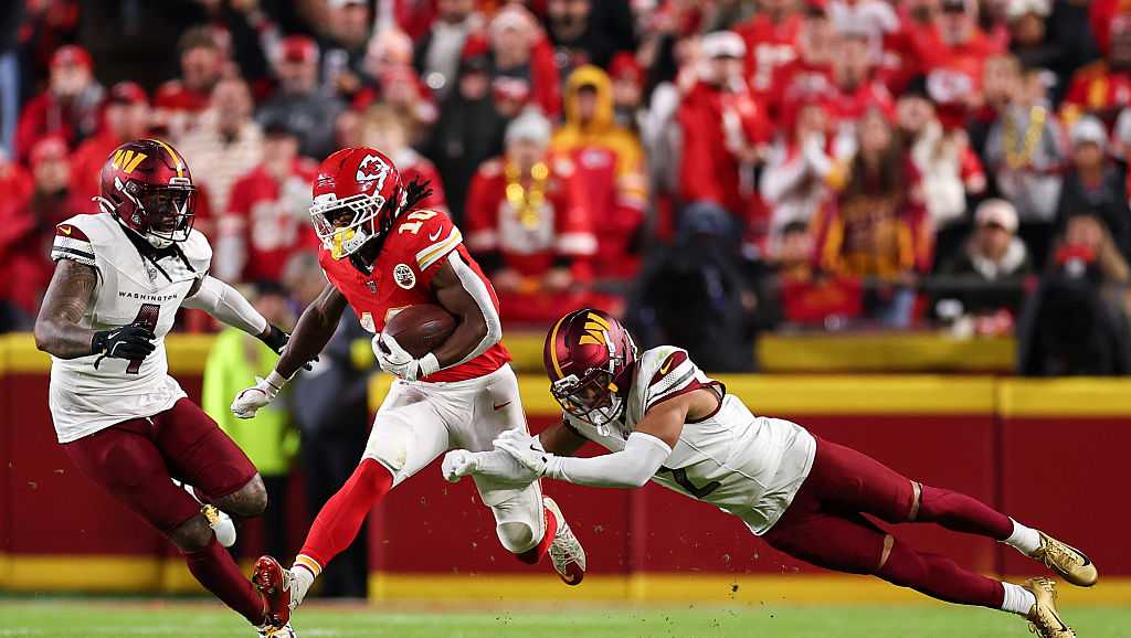 Reid: Chiefs monitoring knee injuries to Isiah Pacheco, Nick Bolton