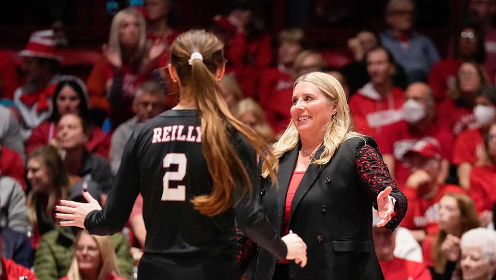 Nebraska volleyball receives Big Ten awards after undefeated season