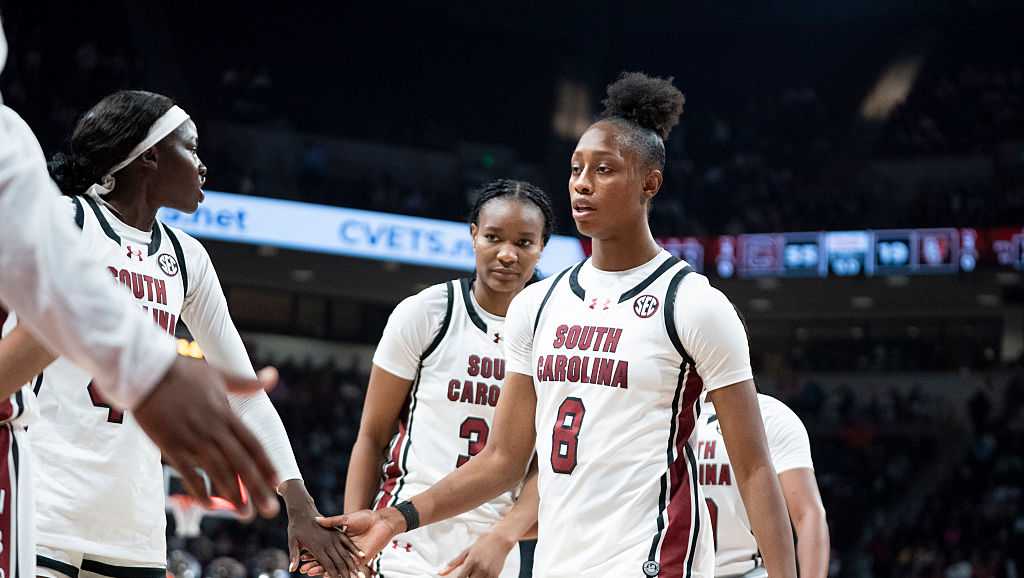 Edwards leads No. 2 South Carolina past Clemson