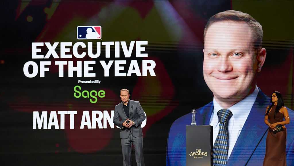 Brewers' Matt Arnold becomes first to win MLB Executive of the Year ...
