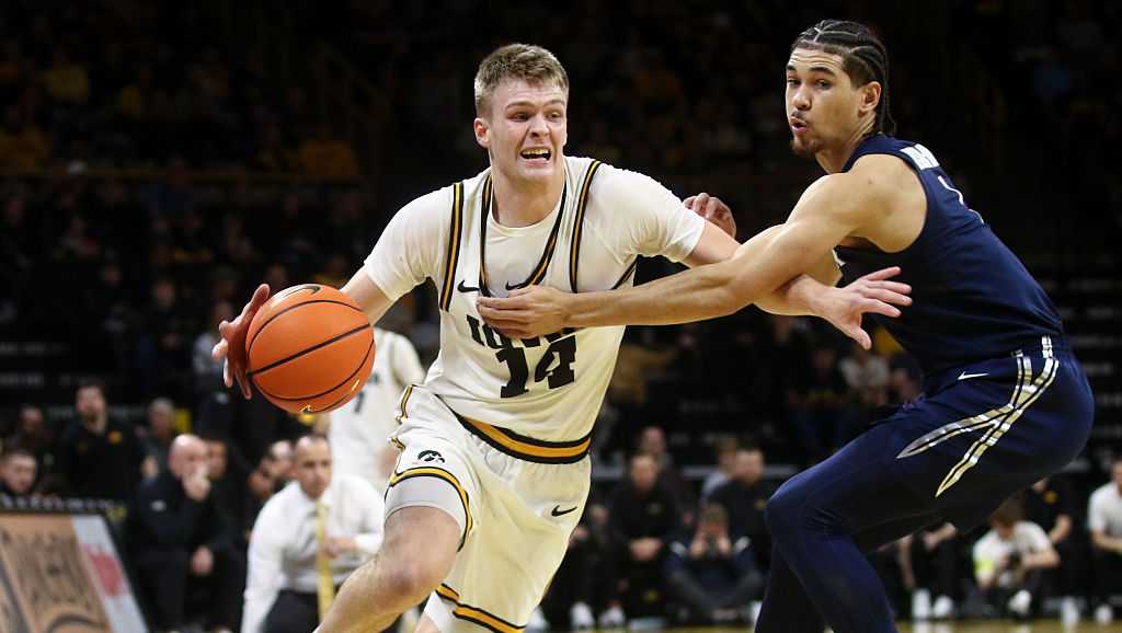 Iowa basketball beats Xavier after Bennett Stirtz's big game