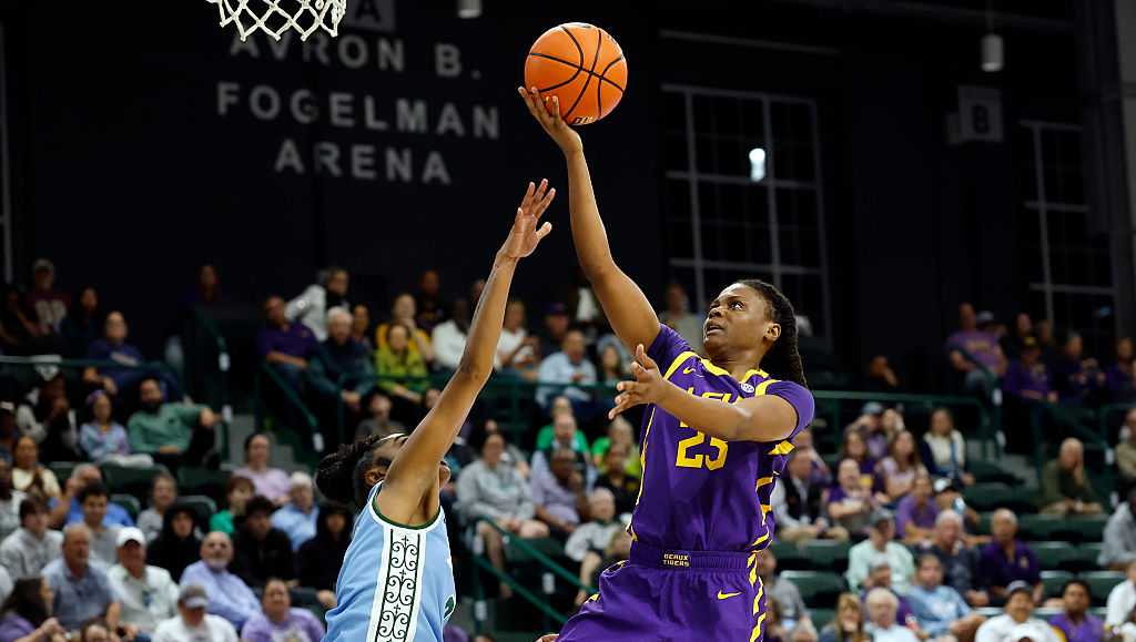 No. 5 LSU extends with 101-71 victory over Tulane