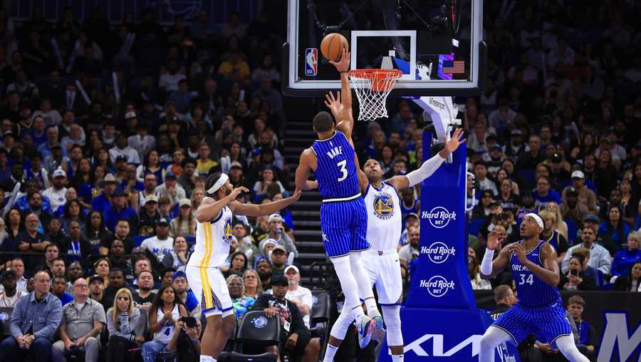 Magic turn back Warriors 121-113