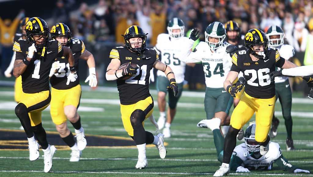 Score updates and highlights from Iowa football vs. Michigan State