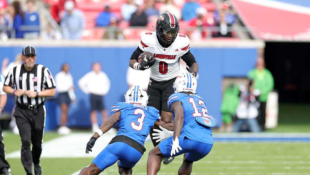 Cards fly home with first road game loss to SMU Mustangs