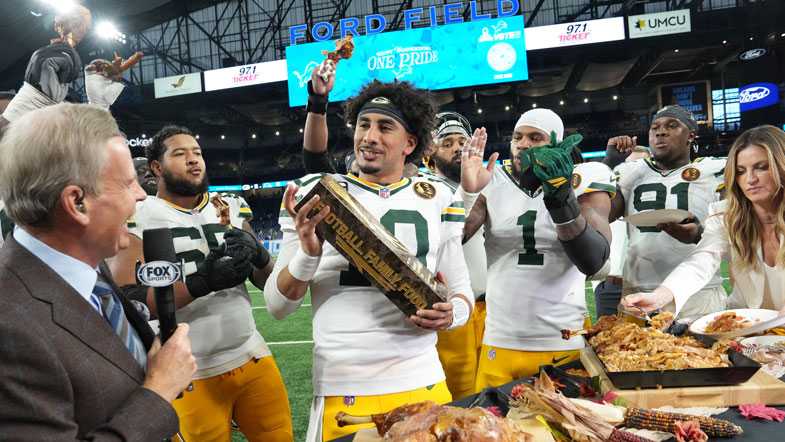 Thanksgiving win: Packers sweep Detroit Lions
