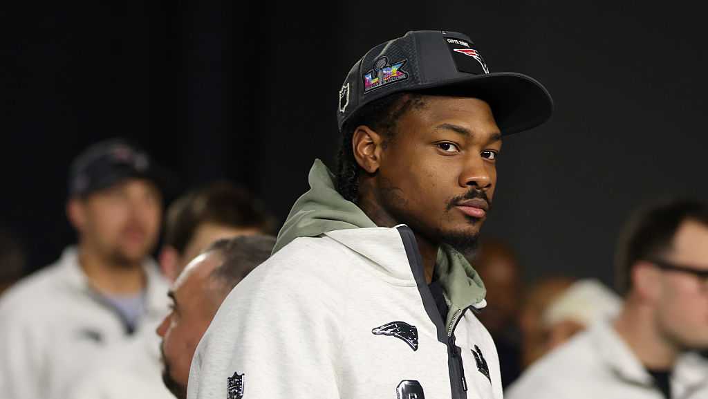 GALLERY: Patriots take part in Super Bowl Opening Night ahead of ...