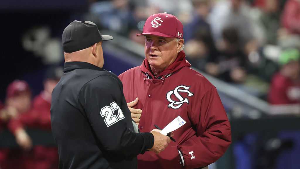 South Carolina parts ways with Paul Mainieri