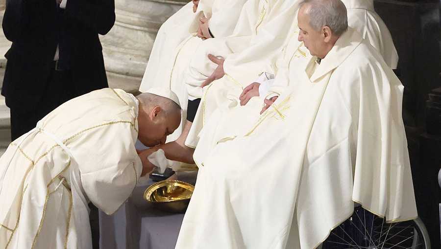 Pope Leo revives the Holy Thursday foot-washing of priests