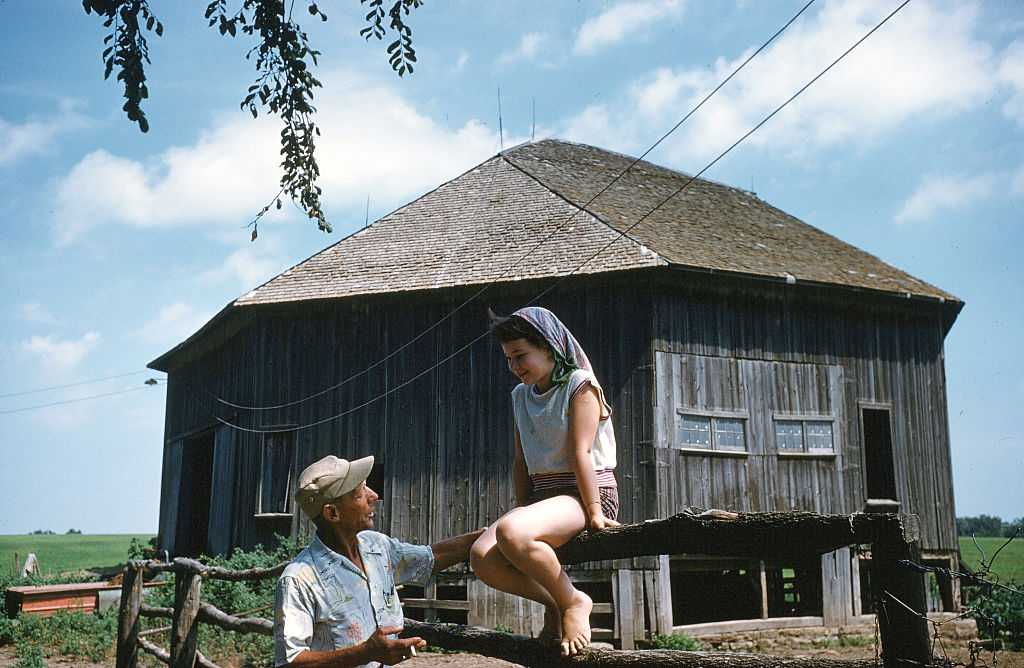 5 gorgeous photos of life in Delta, Iowa, in the 1950s