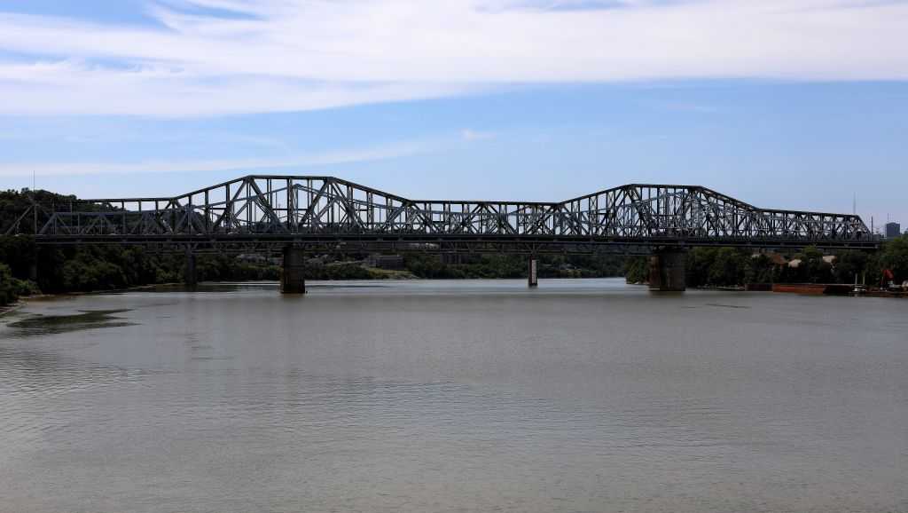Roadwork on Clay Wade Bailey Bridge to cause lane closure