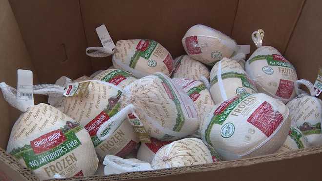 Maryland Food Bank receives 1,000 turkeys for Thanksgiving