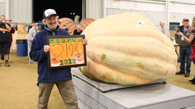 Here's a look at the winner of Topsfield Fair pumpkin weigh-off