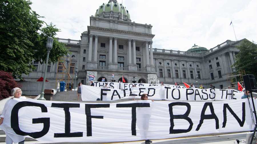 Gift Ban: Protesters urge Pa. lawmakers to 'stop taking bribes'
