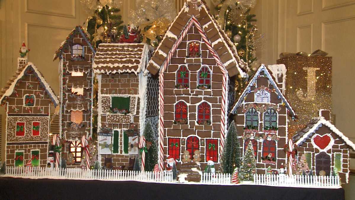 Brown Hotel continues holiday tradition, unveiling massive gingerbread ...