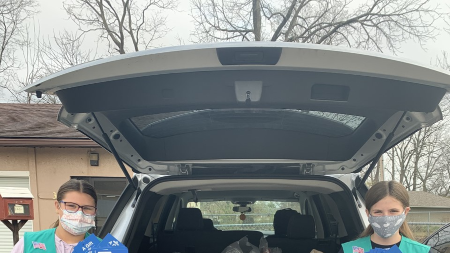 Ohio girl scout troop donates Thanksgiving meals to 30 families in need