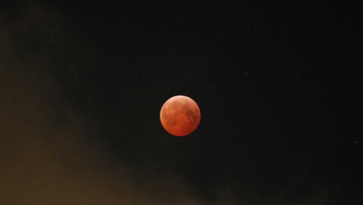 PHOTOS: Total Lunar Eclipse 'worm moon' lights up sky overnight