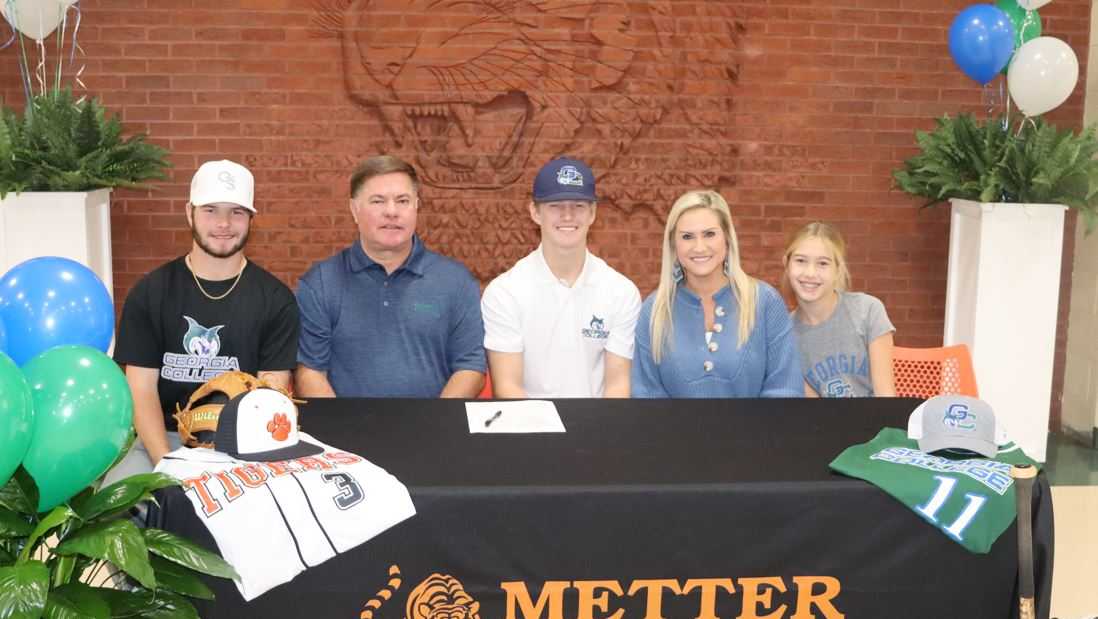 Metter baseball standout John Luke Glanton signs with Georgia College