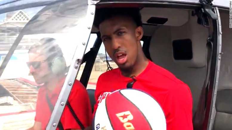 Harlem Globetrotter breaks world record