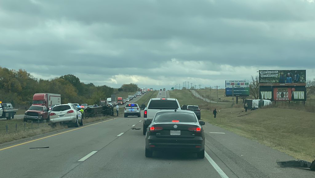 Oklahoma crews respond to crash on I-35 in McClain County
