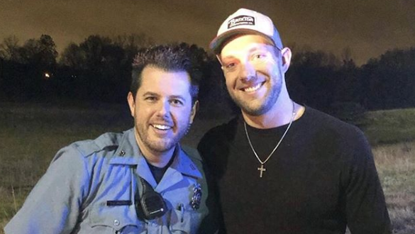 Royals star outfielder Alex Gordon hits deer in KCK but walks away ...