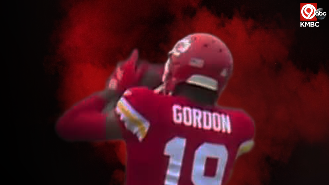 Chiefs sign wide receiver Josh Gordon to the active roster