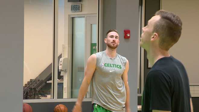 Celtics' Gordon Hayward expected to return from broken hand Monday
