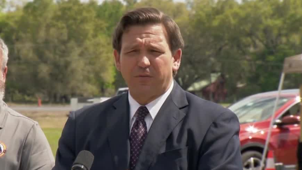 Gov. DeSantis rebuffs call for red tide emergency declaration Gov. DeSantis rebuffs call for red tide emergency declaration