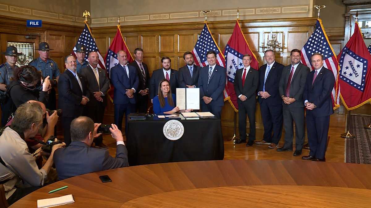 Arkansas senator requests audit over governor's $19,000 podium expense