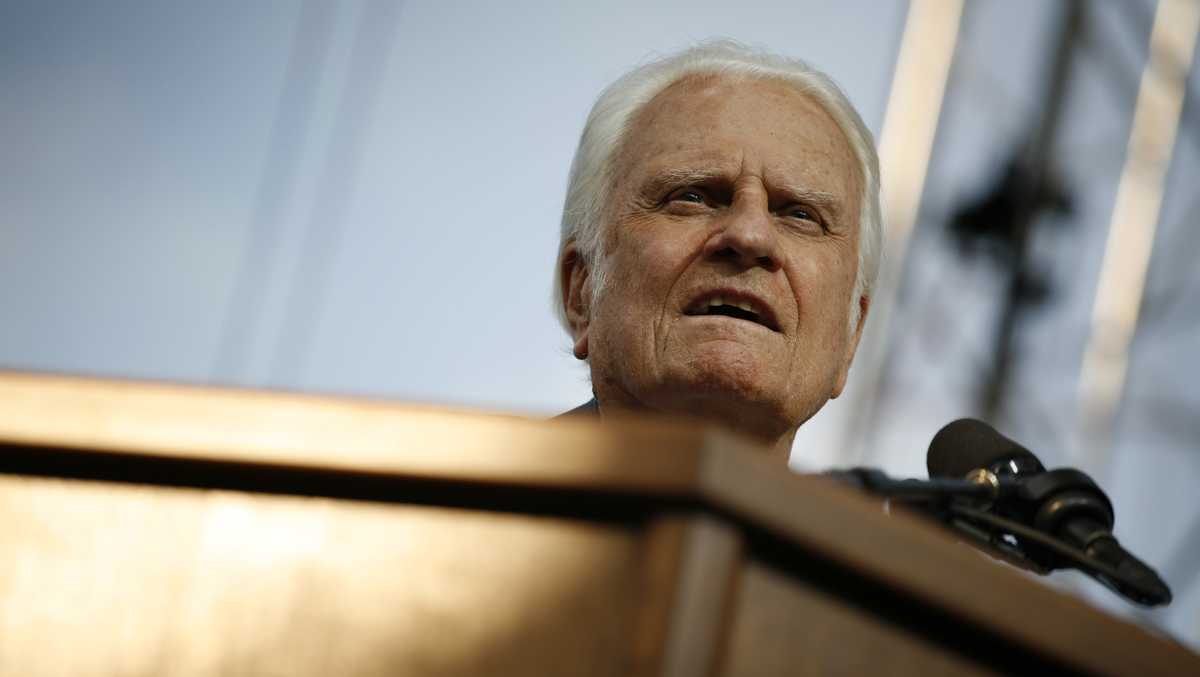 Petition calls for national holiday to remember Billy Graham