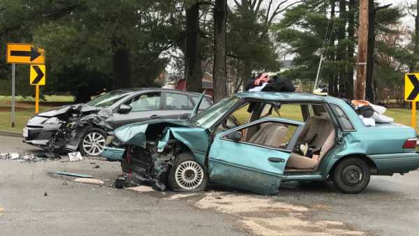 At least 2 injured in Green Township crash At least 2 injured in Green Township crash