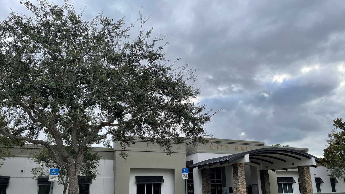 Grant program in Florida town helps residents, businesses renovate