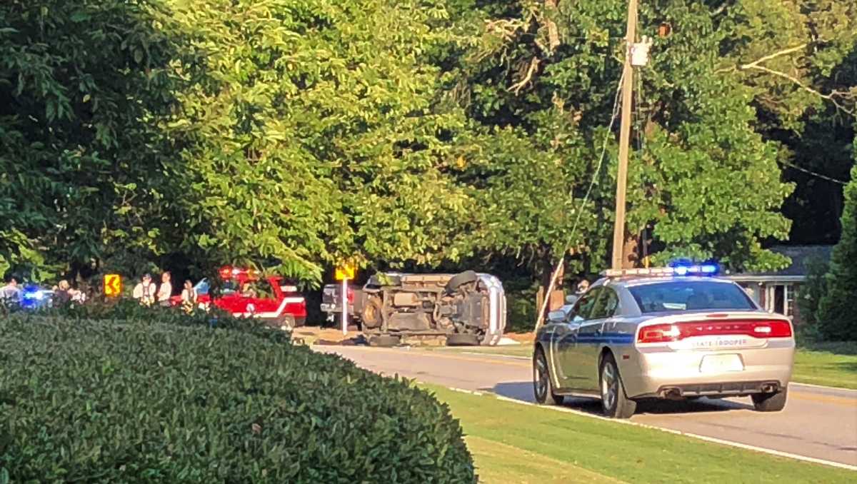 Teen Killed In Single Vehicle Crash In Greenville County Troopers Say