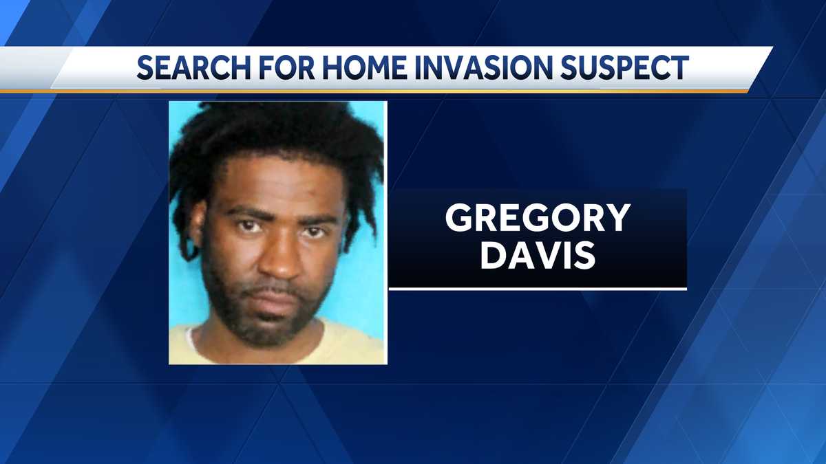 New Orleans police search for man accused in hotel home invasion