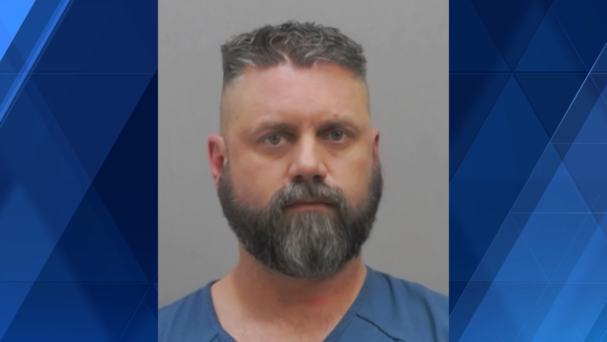 Court docs: Ohio officer charged with voyeurism, accused of hiding ...