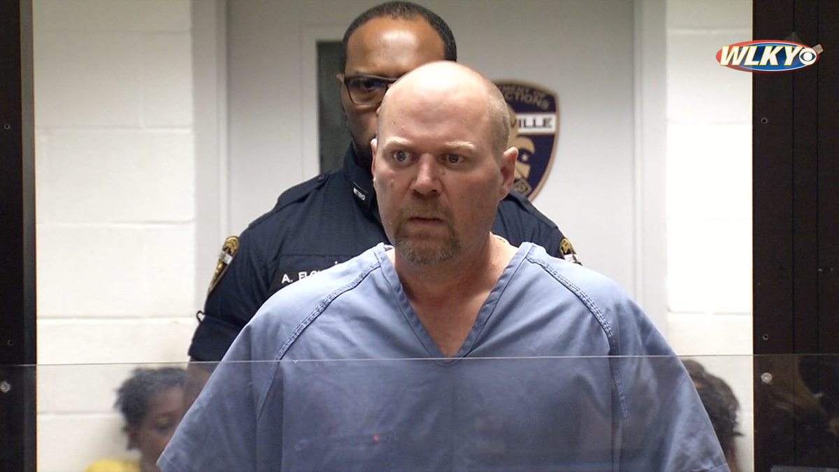 Man accused of killing 2 at Jeffersontown Kroger has history of ...