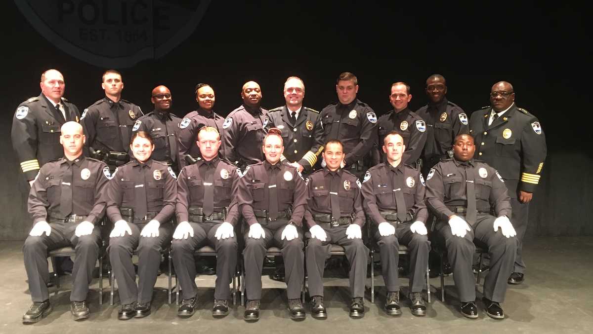 Savannah Police holds first badge pinning ceremony since demerger Savannah Police holds first badge pinning ceremony since demerger