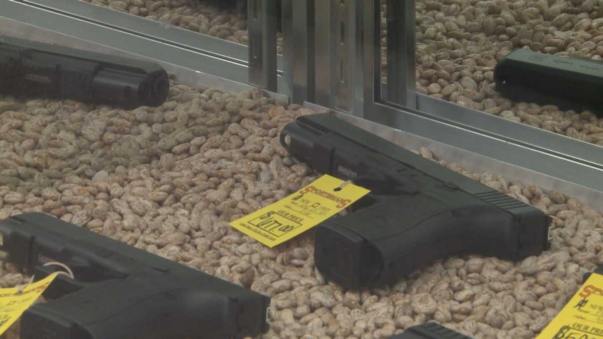 Indiana lawmakers consider state handgun licensing repeal
