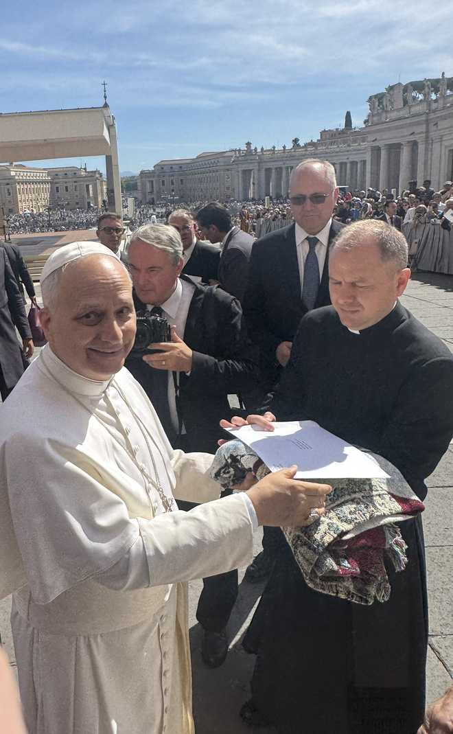 Pope Leo XIV receives Troy University quilt during meeting with Alabama ...