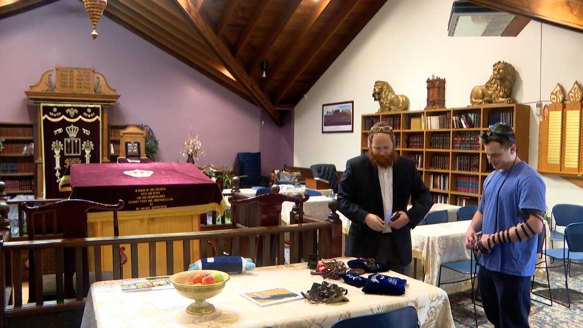 Local community supporting Jewish families impacted by war