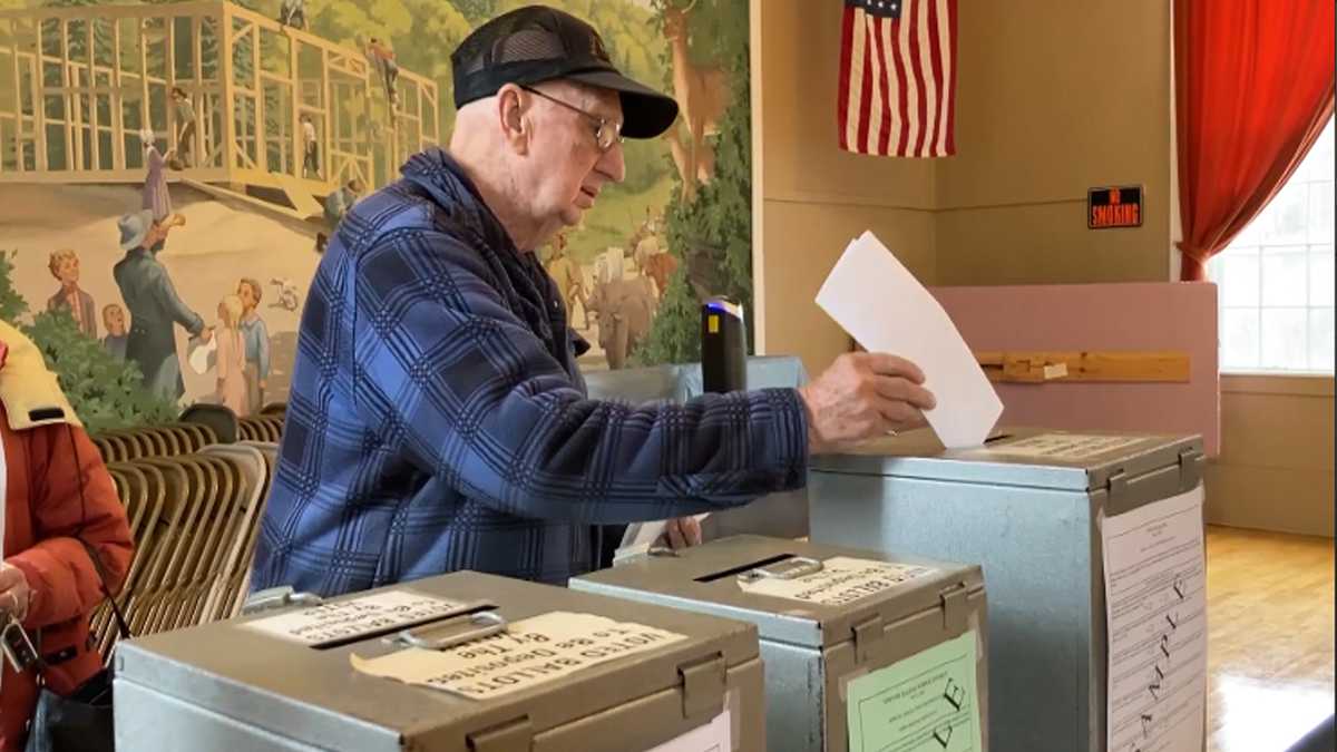 Halifax grappling with how many select board members to elect