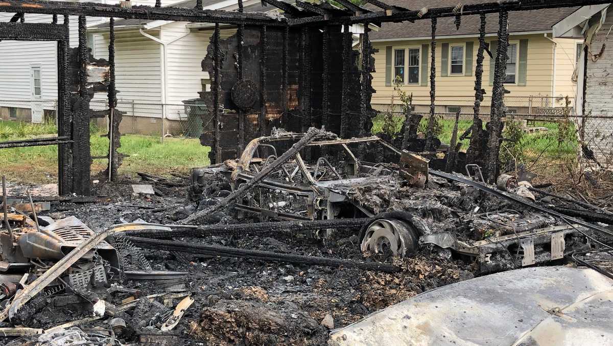 Firebug on the loose? 3 fires lit within an hour in same neighborhood Firebug on the loose? 3 fires lit within an hour in same neighborhood