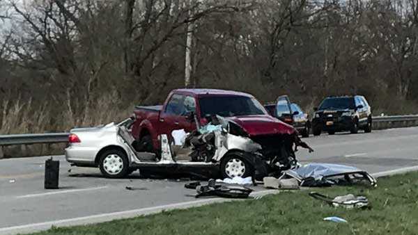 2 injured in Hamilton head-on crash