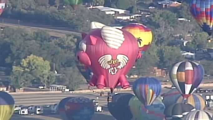 Hamlet, world's largest flying pig, celebrates 17 years this Balloon Fiesta