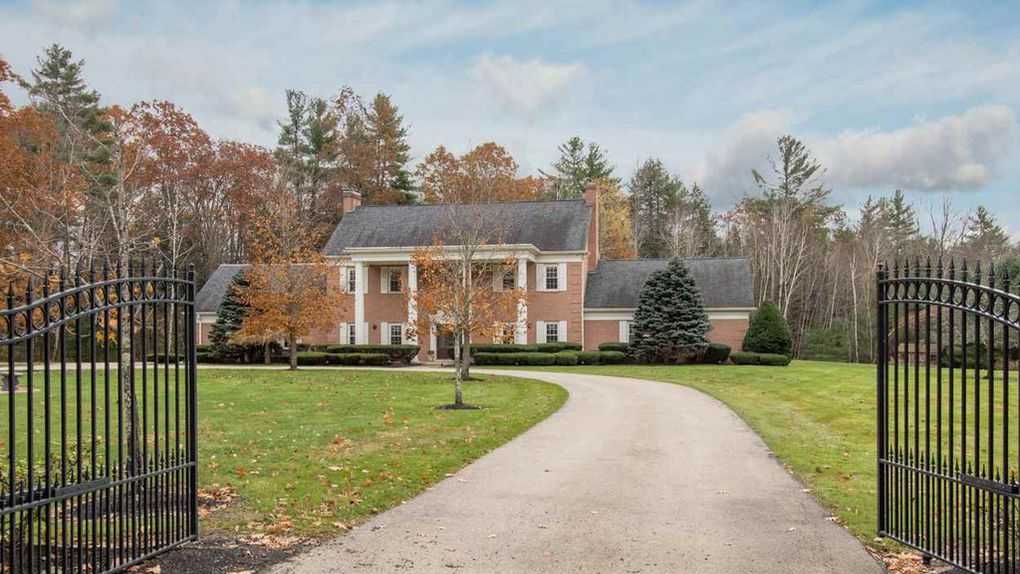 Mansion Monday: Lots of 'extras' in this Hampstead stunner