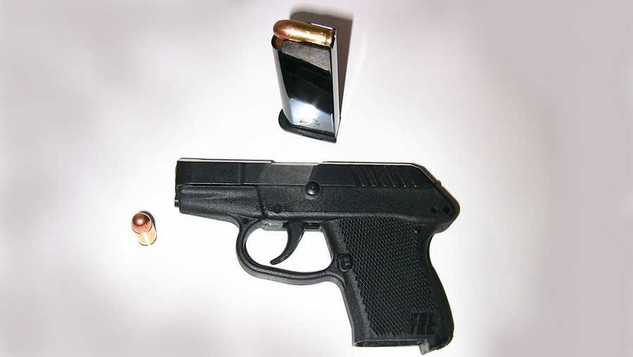 Teen 'trusts' gun isn't loaded, dies after shooting himself in head ...