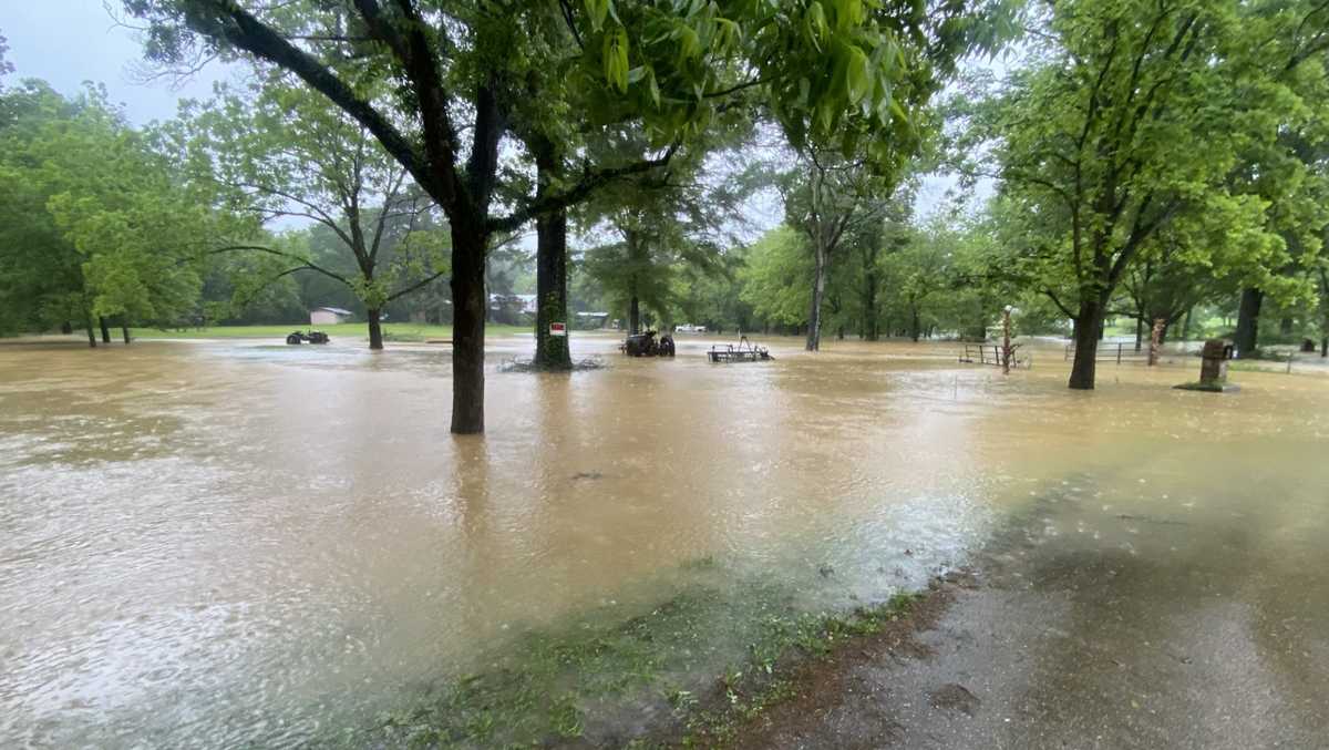Rainfall causes flooding in Metro areas