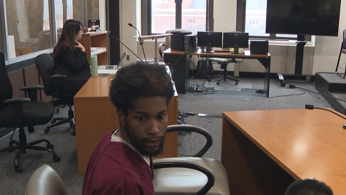 Bail hearing postponed for man charged with shooting Milwaukee police ...