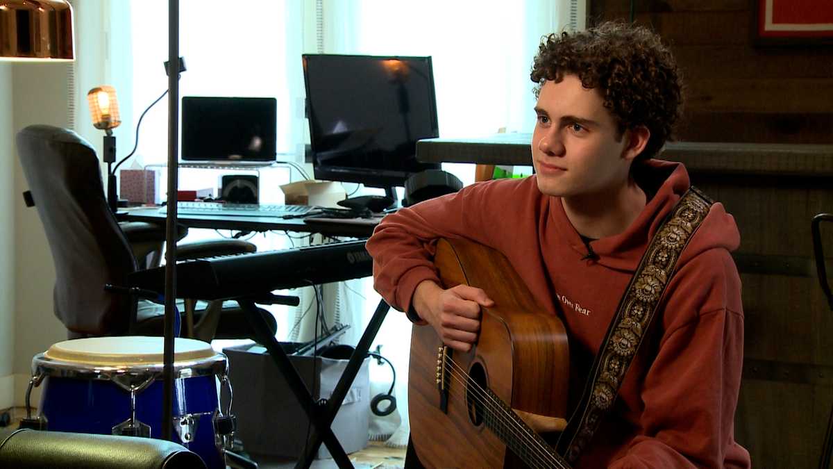 American Idol contestant Harrison Goodell