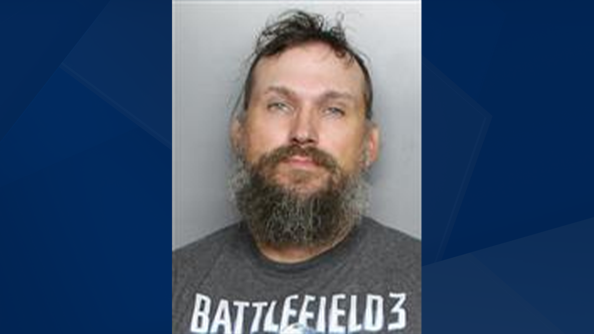 Port Charlotte sex offender arrested on 10 counts of child porn